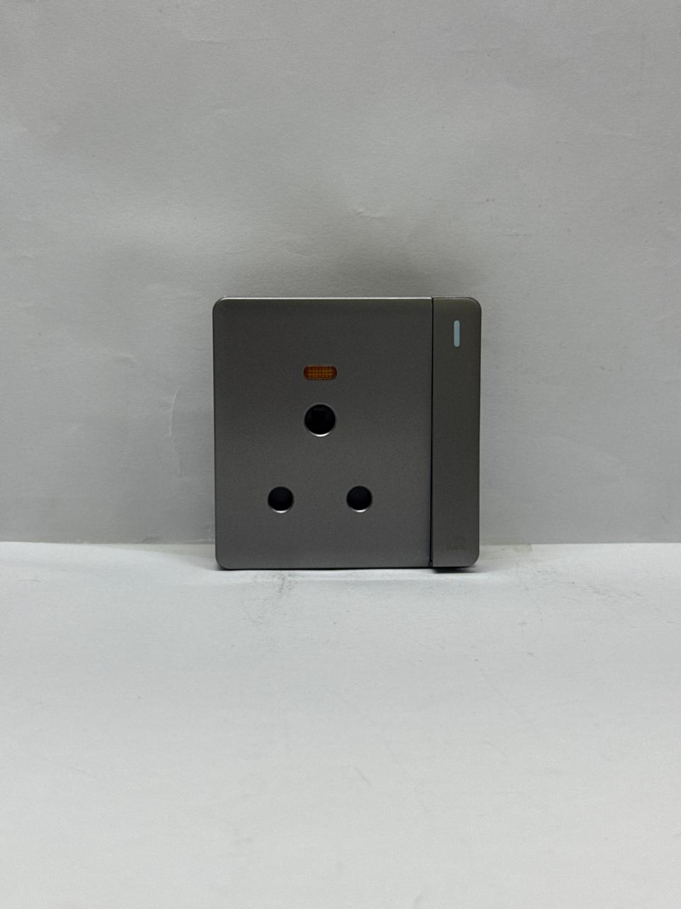 POWER PLUG Xises Grey – Indus Electric